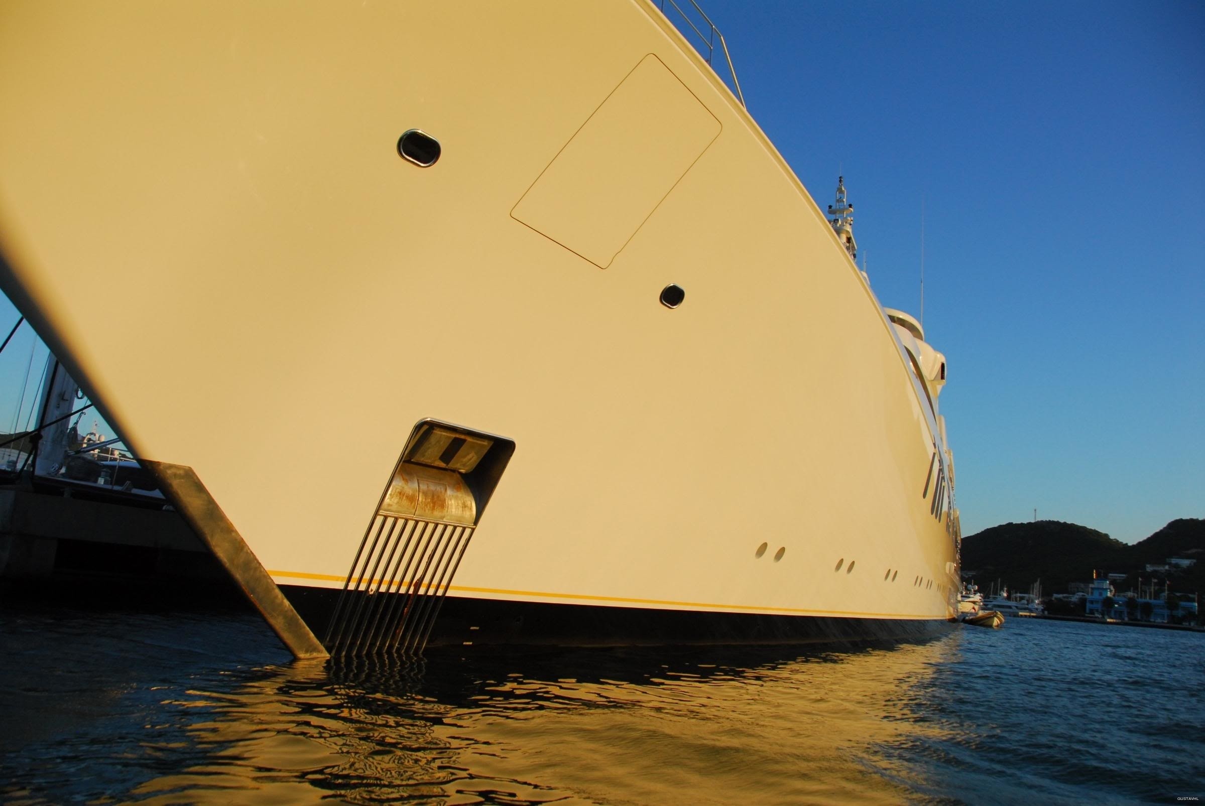 Yacht ECSTASEA, Feadship | CHARTERWORLD Luxury Superyacht Charters